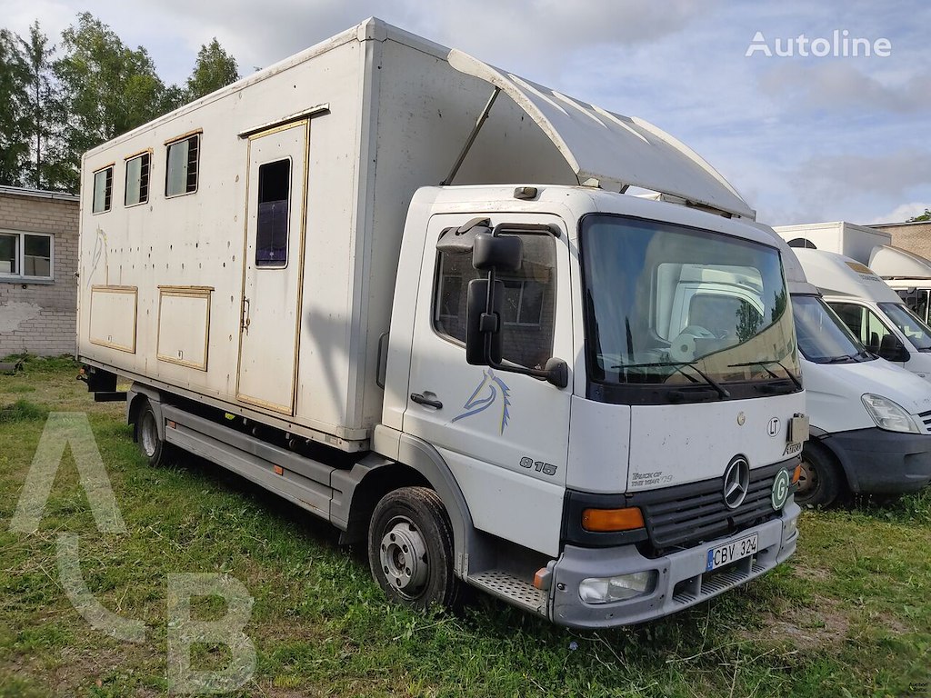 Prodaje se Mercedes-Benz 815 kamion za prevoz konja na aukciji