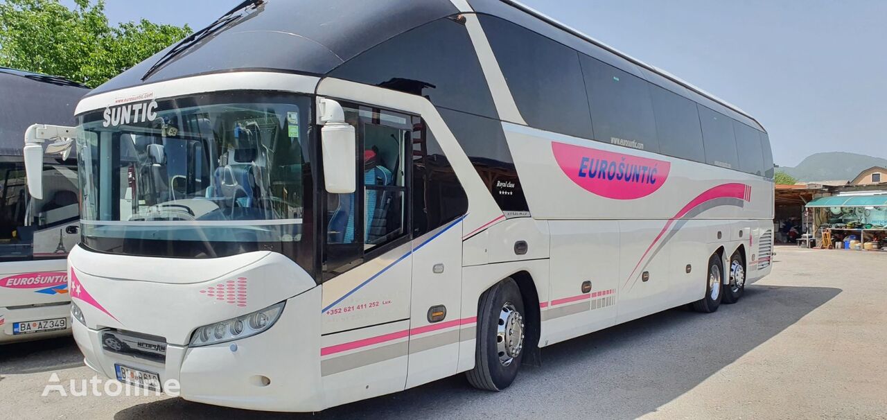 Neoplan STARLINER P12 turistički autobus