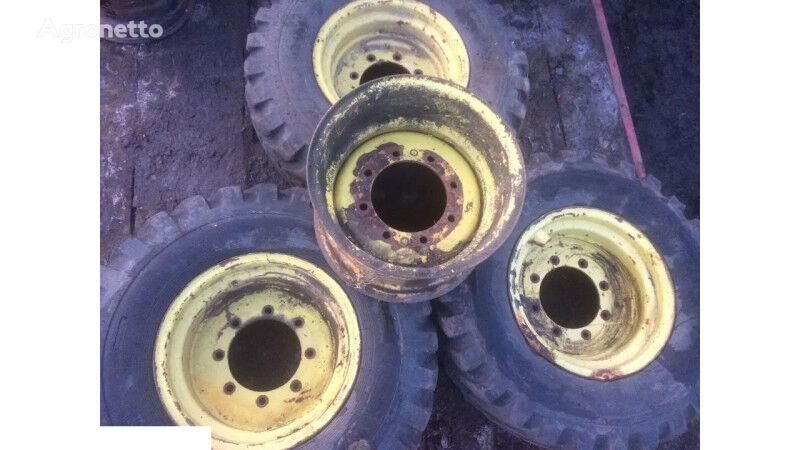 John Deere Koła Do Ładowarki John Deere 4200 – 13×20 , 20 cali opony 16/70 guma za traktore