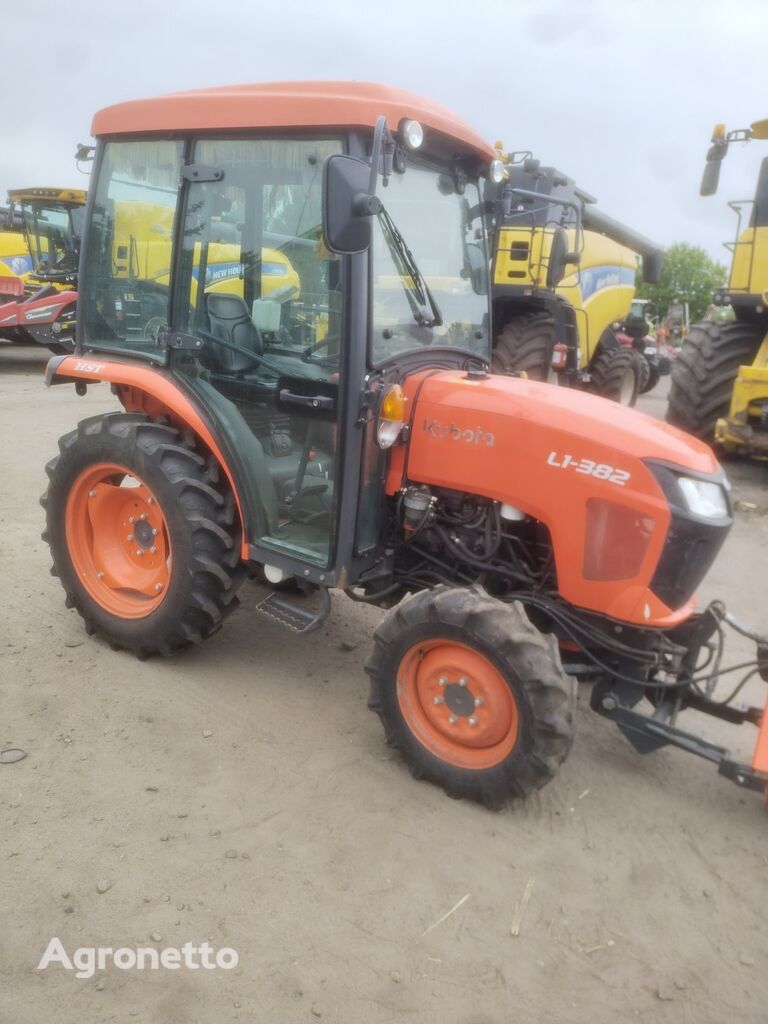 Kubota L1-382 traktor točkaš