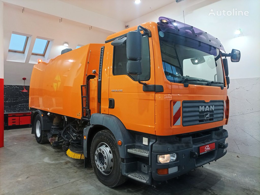 MAN TGM 18.240 Zamiatarka Johnston L/R Karcher 2 Motoren vozilo za čišćenje ulica