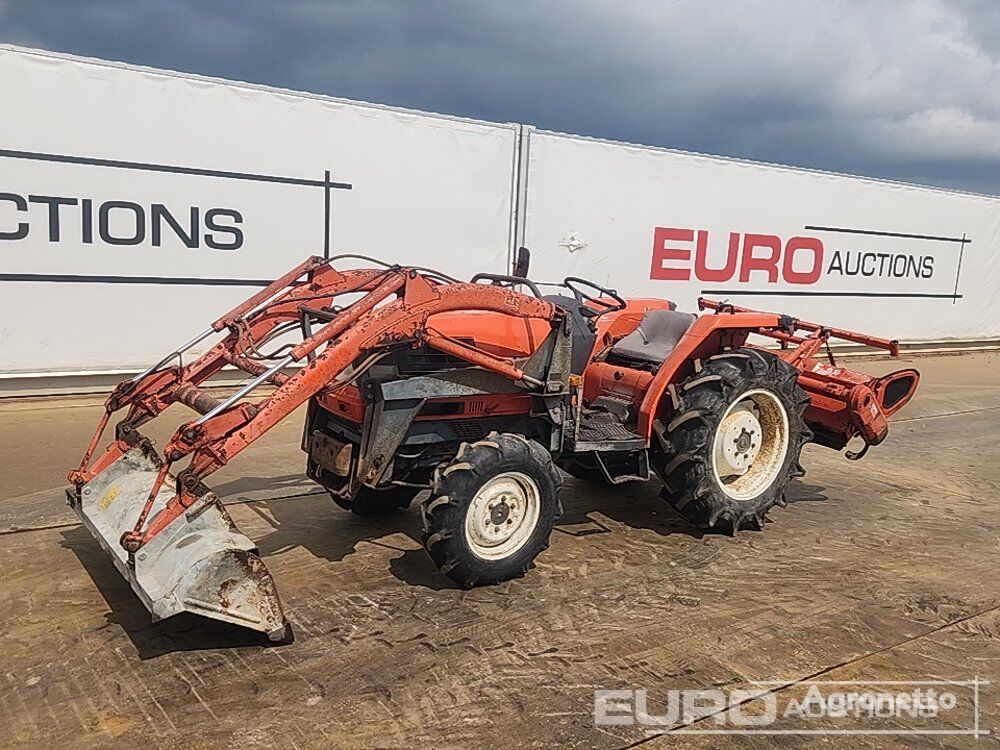 Prodaje se Kubota GL29 mini traktor na aukciji