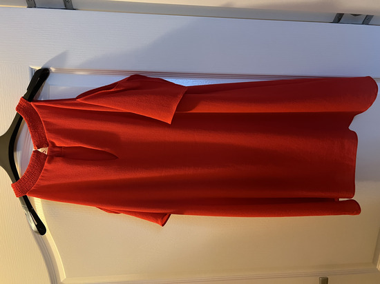 Crvena letnja haljima