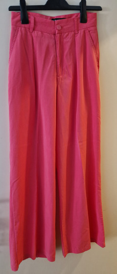 roze pantalone