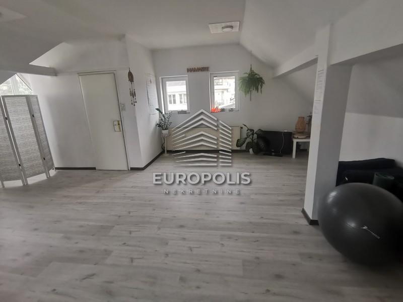 Aleksandra Dubčeka, Retenzija, Zemun ID#5636 590.000 €