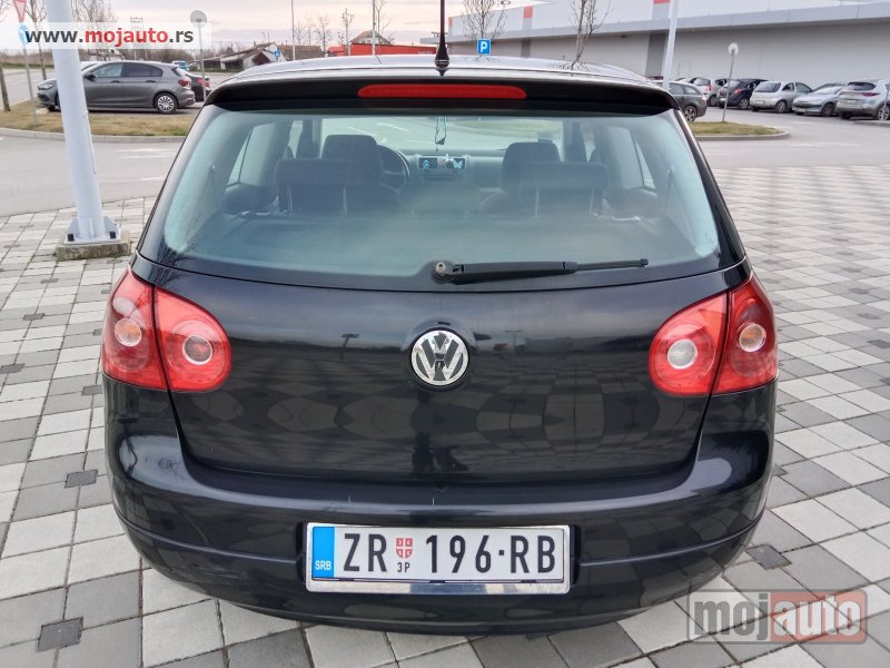 VW Golf 5 1.6FSI