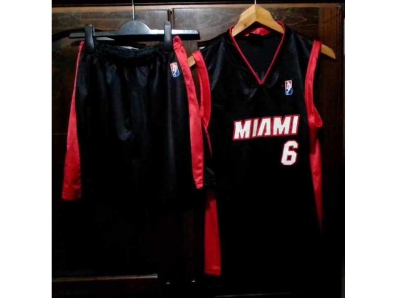 Lebron James Miami Heat NBA komplet