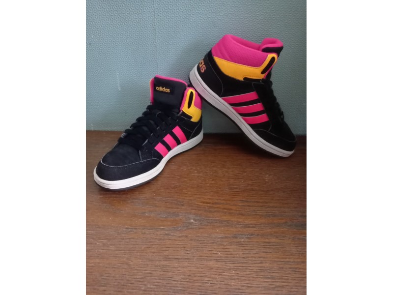 PATIKE "ADIDAS" br. 33,5/21,5 cm.