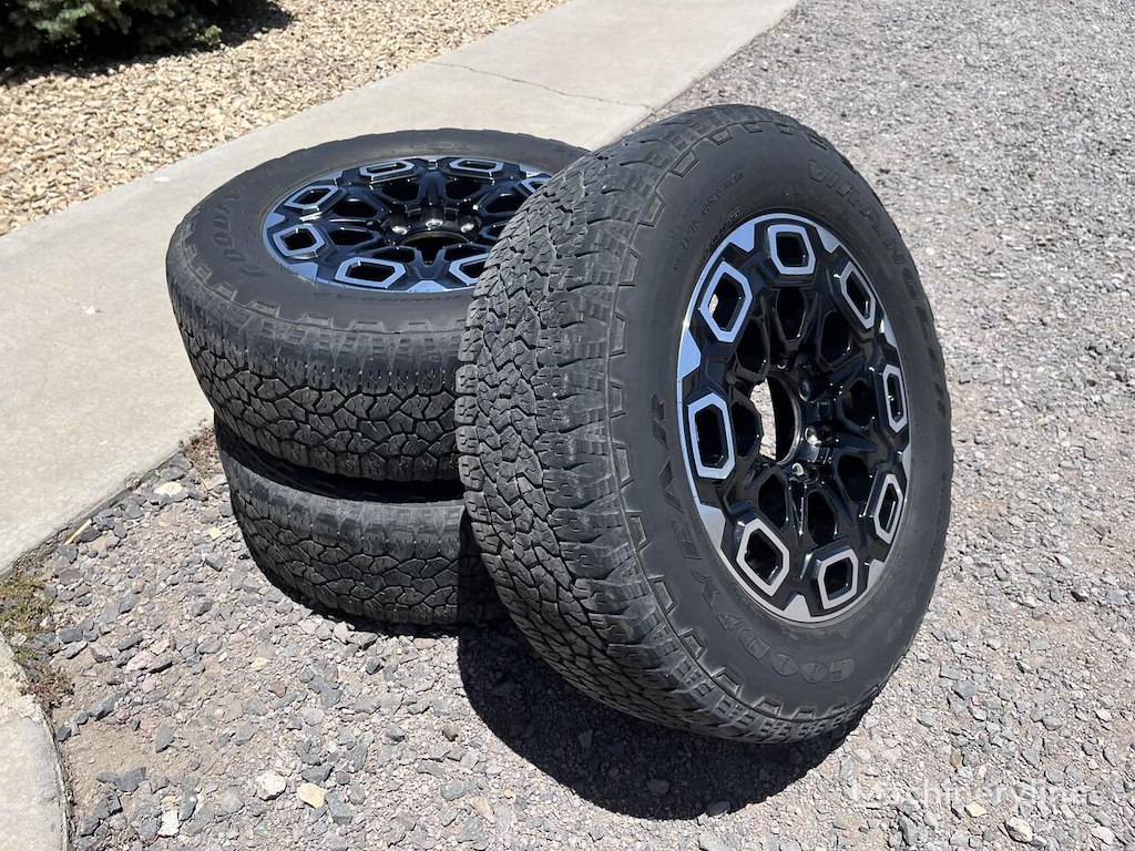 Goodyear WRANGLER guma za mini utovarivače