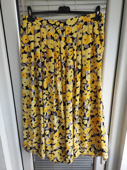 Floral print suknja-pantalone vel 44