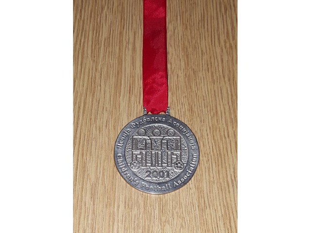 Medalja `DEČIJA FUDBALSKA ASOCIJACIJA` 2001
