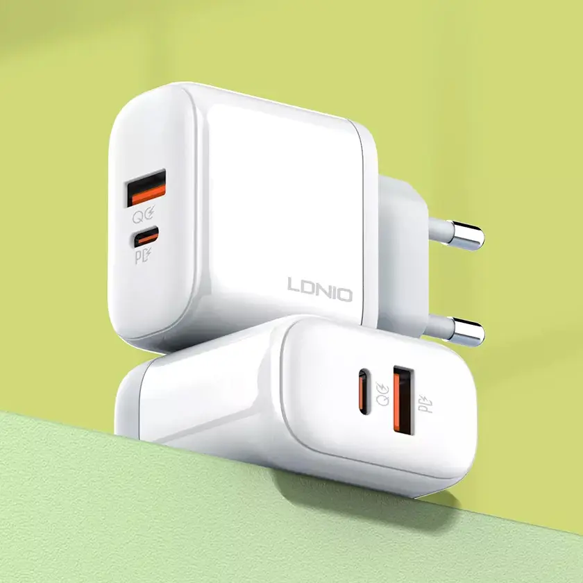 LDNIO Kućni punjač A2526C PD, QC4+, QC3.0, PPS 45W USB na Lightning