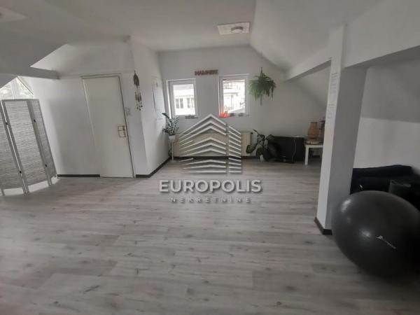 Aleksandra Dubčeka, Kuća na prodaju, 414m2, 590.000€