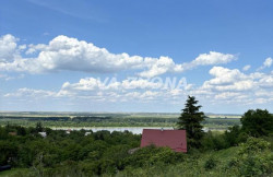 RETKO U PONUDI! PLAC SA POGLEDOM NA DUNAV! NOVI SLANKAMEN!