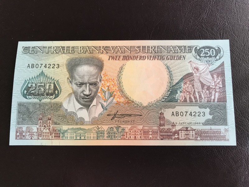 SURINAM 250 GULDENA. UNC.