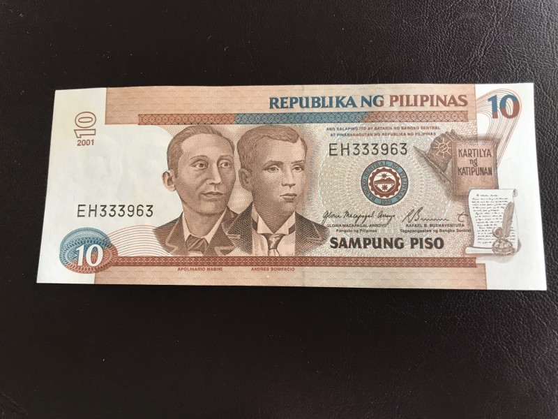 FILIPINI 10 PISO. UNC.2001.