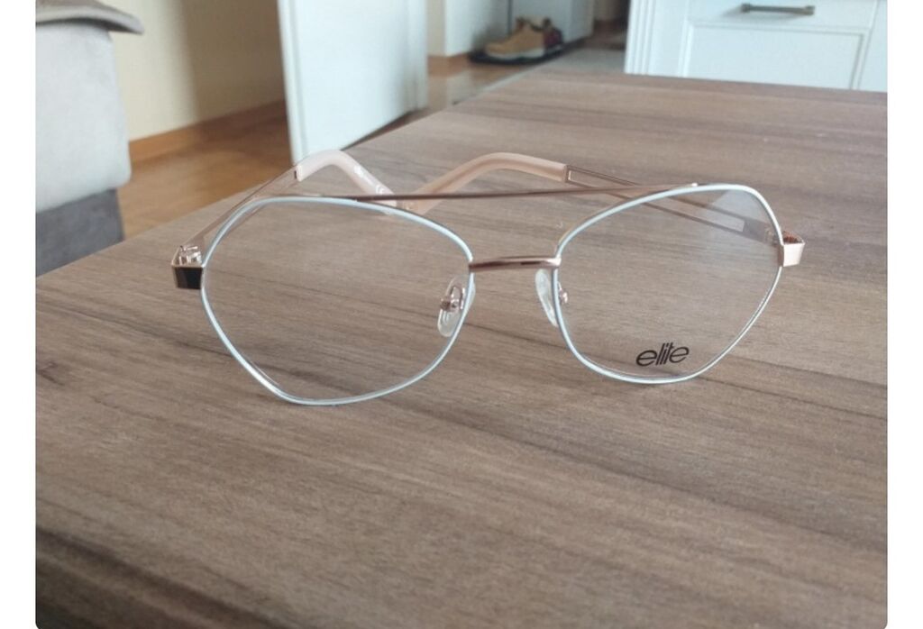 Okvir za naočare, nov, staklo fabricko, slanje CC paketa, ili post