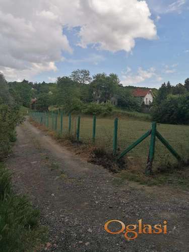 Krčedin - građevinsko zemljište površine 802m2 - 17000 eura