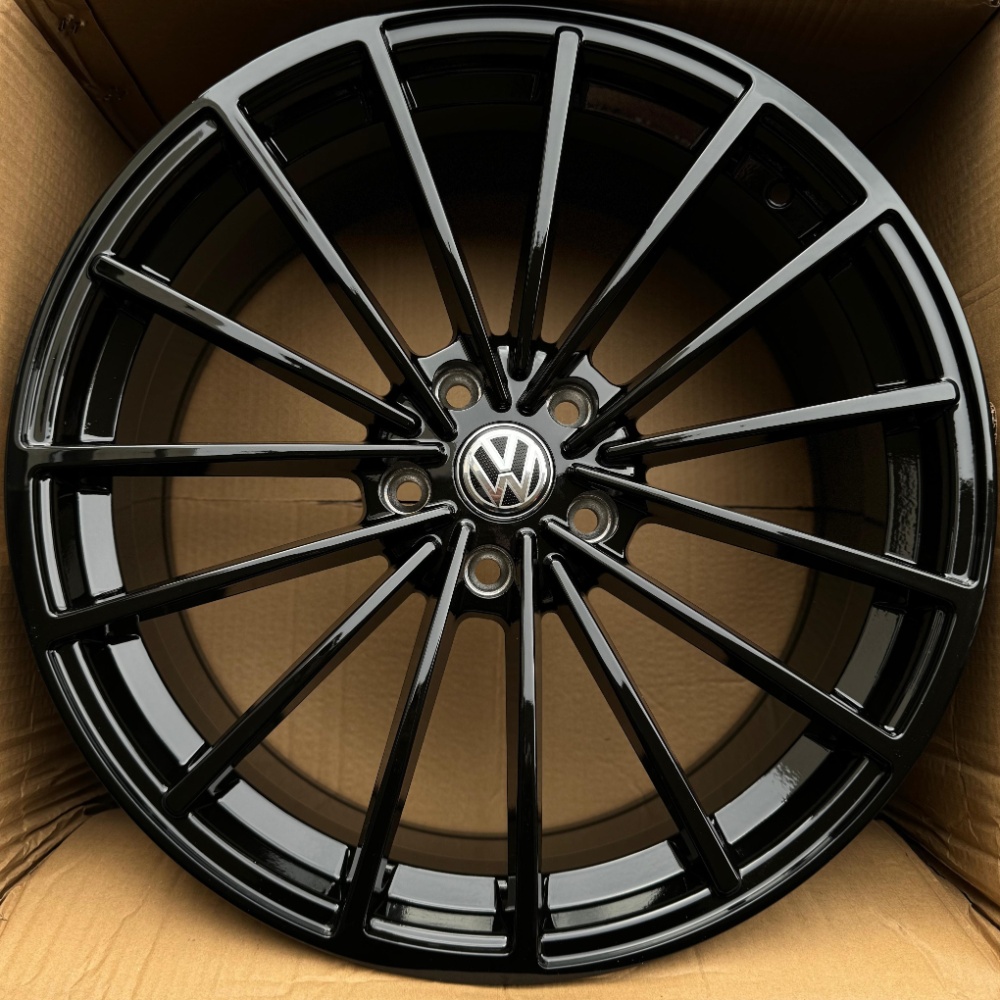 ALU FELNE
8J x19 ET45 5X112
