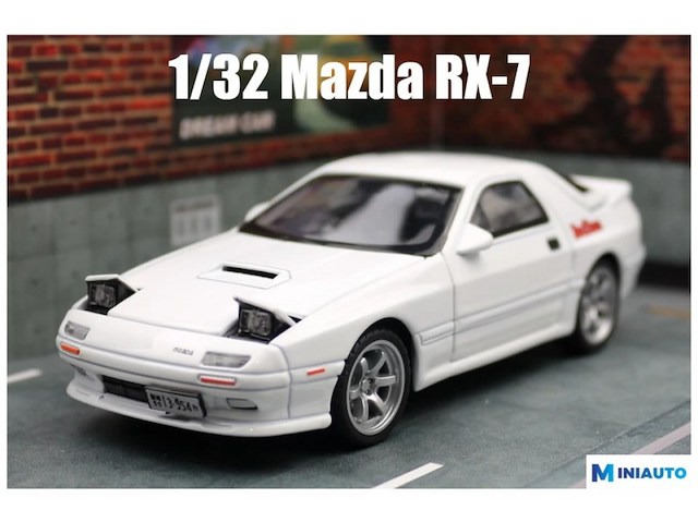 1:32 Mazda RX-7 sa svetlom i zvukom, beli