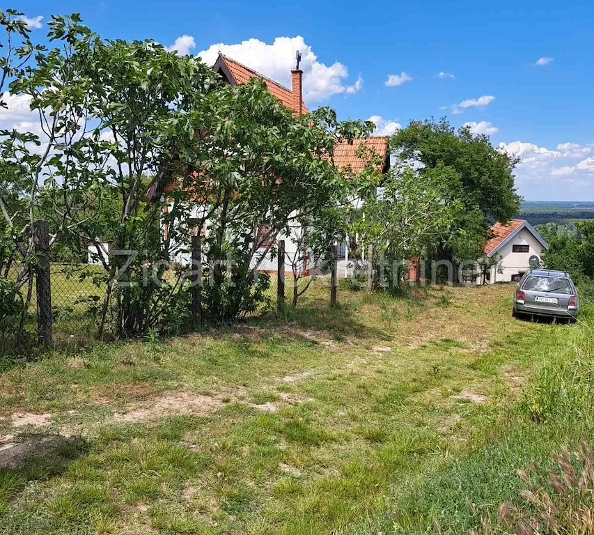 Prodaja, zemljište, 1079m2, Stari Slankamen, Inđija