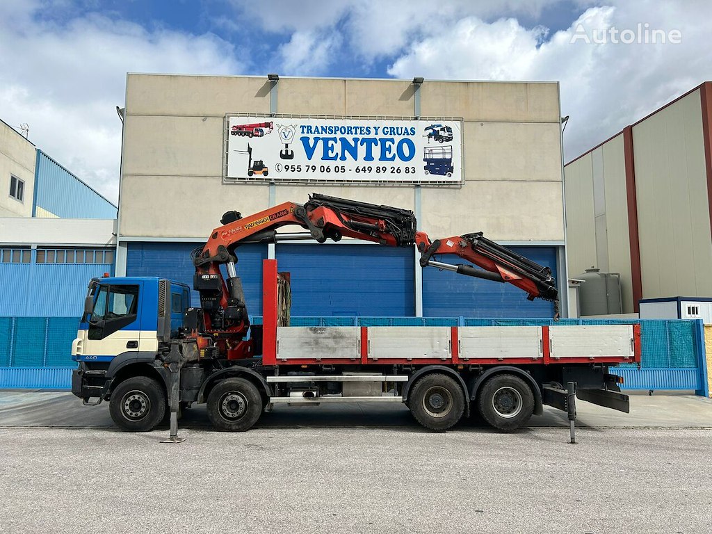 IVECO IVECO 440+PK72002+JIB kamion s ravnom platformom