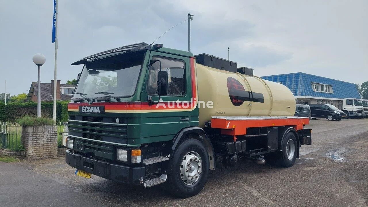 Scania P82 4x2 Tank autocisterna