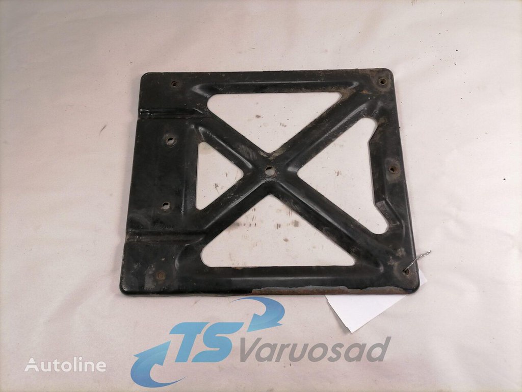 Mudguard bracket Volvo Mudguard bracket 82271846 za Volvo FH tegljača