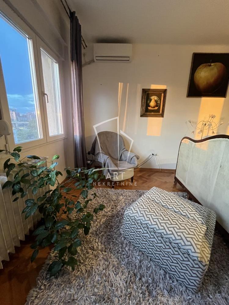 Senjak, stan kao poslovni prostor, 102m2 ID#7922 1.200 €