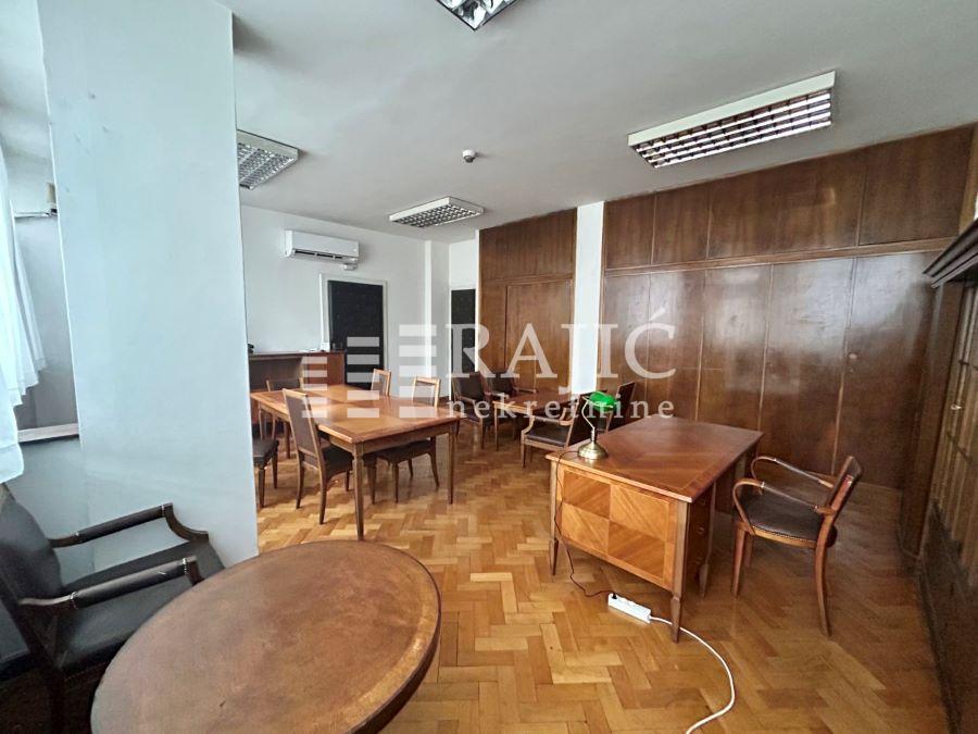 Centar(Dečanska),125m2,6.0-u poslovnoj zgradi #4017 1.250 €