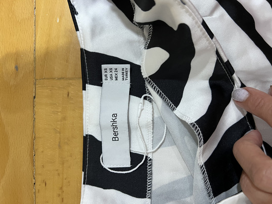 Zebrasta bershka suknjica