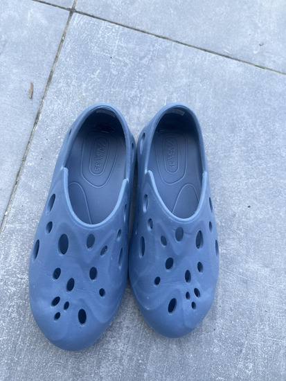 Zara kao Crocs 35 KAO NOVE