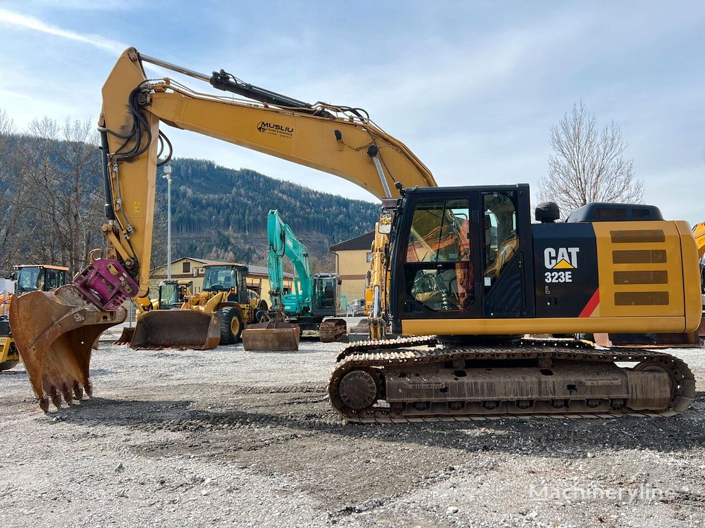 Caterpillar 323 E bager guseničar