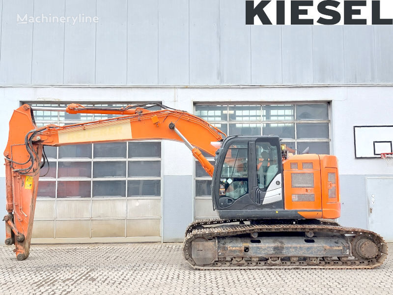 Hitachi ZX225USLC-6 bager guseničar