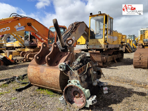 Volvo EC200 bager guseničar po rezervnim delovima