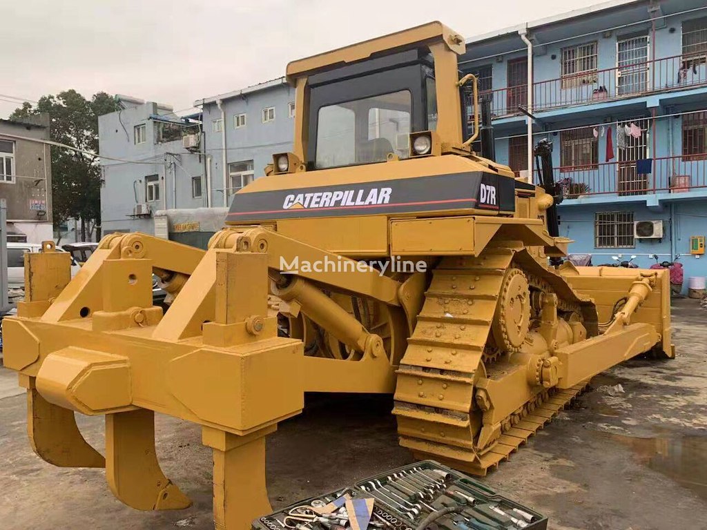 Caterpillar D7R buldožer