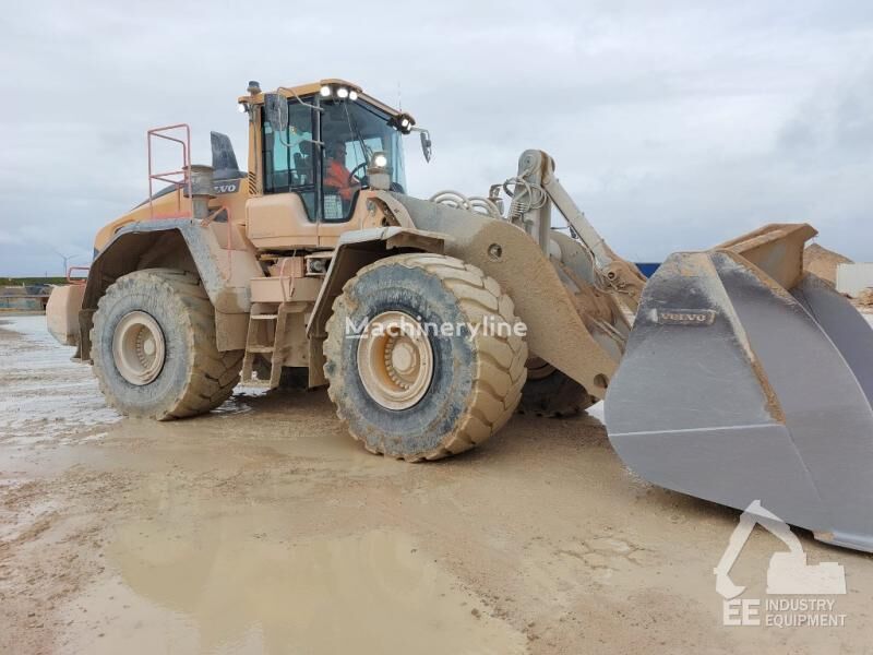 Volvo L 220 H2 prednji utovarivač