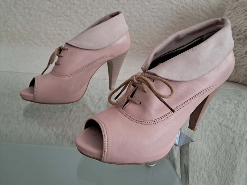 LE SCARPE ROZE SANDALE ČIZMICE, PRIRODNA KOŽA 36/23cm