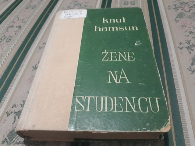 Žene na studencu Knut Hamsun