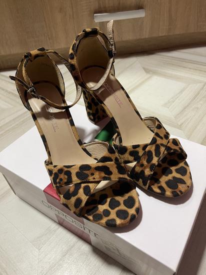 Nove leopard sandale