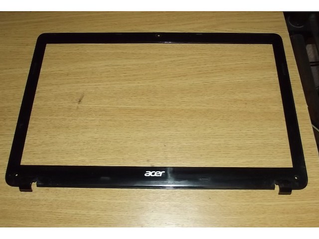 Acer Aspire E1-531G - Lajsna displeja