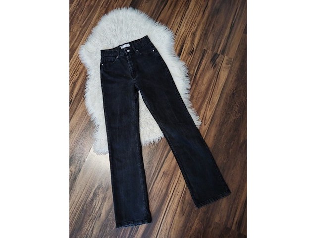 *BERSHKA* straight fit jeans 36