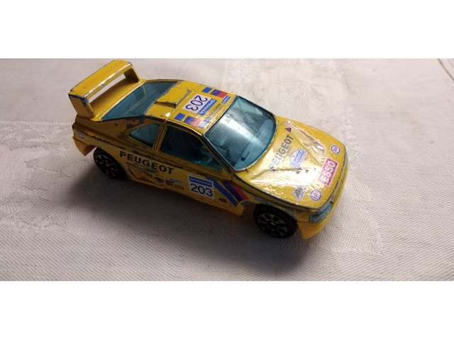 Burago Peugeot 405 , 1/43,Italy malo osteceno p.staklo,