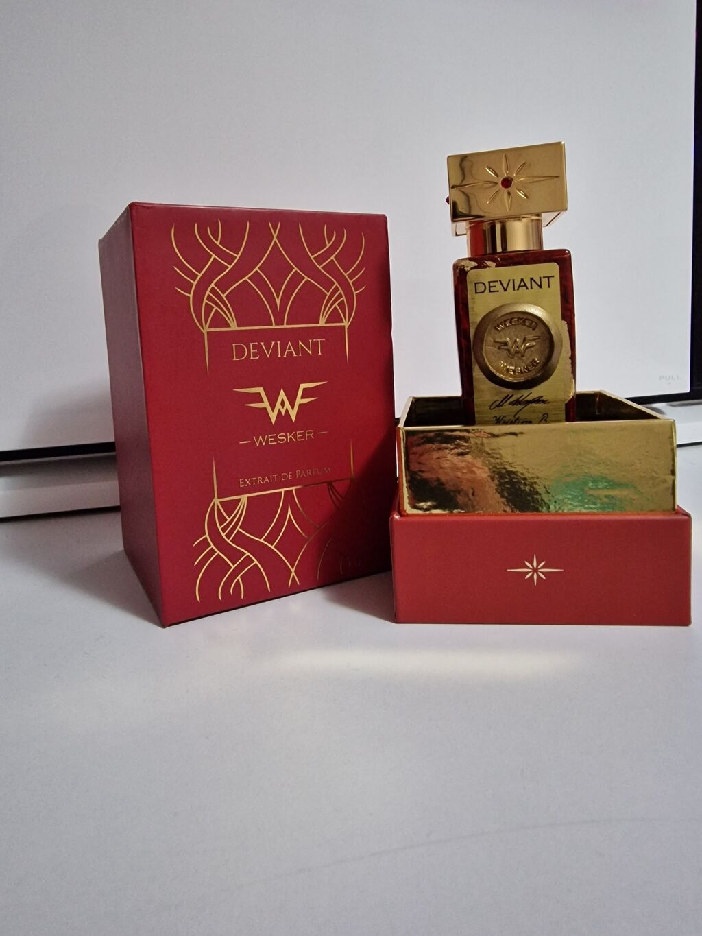 Wesker Deviant parfem, 45/50 ml, veoma moćan parfem što se tiče