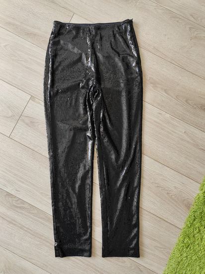 C&a pantalone od krljušti