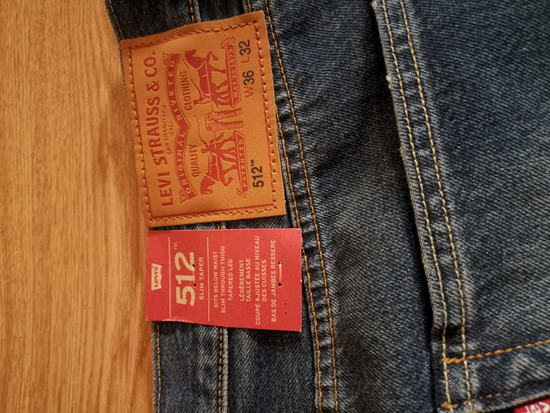 Levis 512