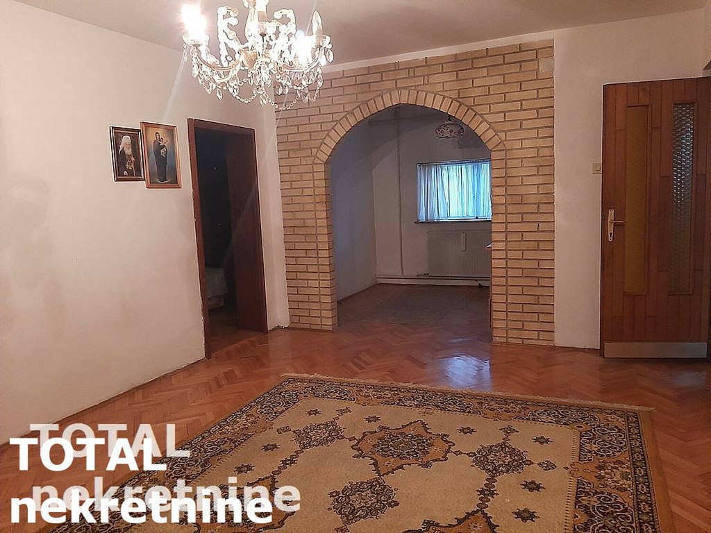 Petoiposobna kuća PETROVARADIN, 257500€