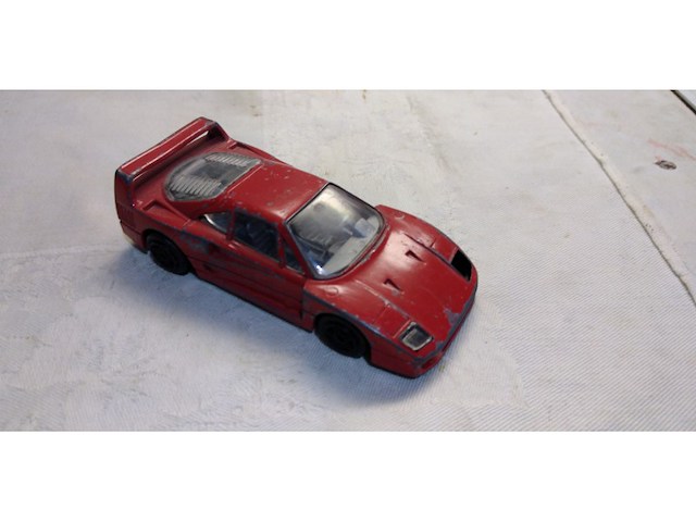 Burago Ferrari F40 ,1/43,Italy,izgreban,fali l.far