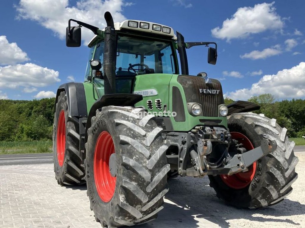 Fendt 820 VARIO traktor točkaš