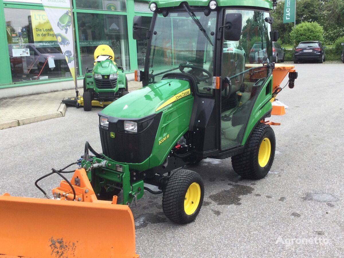 John Deere 1026R mini traktor